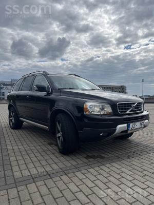Black Volvo XC90 2007 in Riga, with an engine capacity of 2.40 L and mileage of 316 thousand km for 5500 €, photo 3 on AUTOMOTO.COM.LV