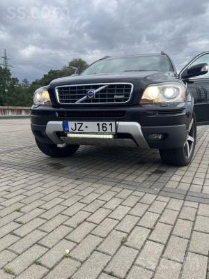 Black Volvo XC90 2007 in Riga, with an engine capacity of 2.40 L and mileage of 316 thousand km for 5500 €, photo 7 on AUTOMOTO.COM.LV
