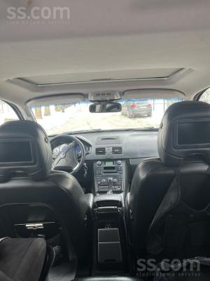 Black Volvo XC90 2007 in Riga, with an engine capacity of 2.40 L and mileage of 316 thousand km for 5500 €, photo 9 on AUTOMOTO.COM.LV