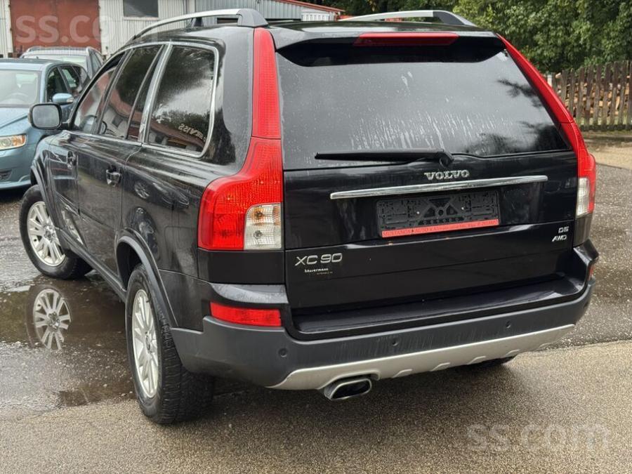 Melns Volvo XC90 2007 Rīga, ar dzinēja tilpumu 2.40 L un nobraukumu 235 tūkst. km par 6750 €, foto 3 vietnē AUTOMOTO.COM.LV