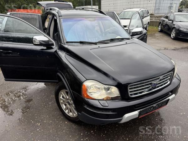 Black Volvo XC90 2007 in Riga, with an engine capacity of 2.40 L and mileage of 235 thousand km for 6750 €, photo 9 on AUTOMOTO.COM.LV