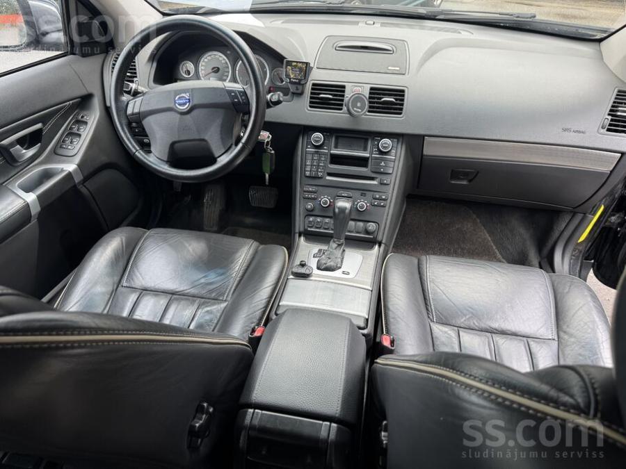 Melns Volvo XC90 2007 Rīga, ar dzinēja tilpumu 2.40 L un nobraukumu 235 tūkst. km par 6750 €, foto 19 vietnē AUTOMOTO.COM.LV