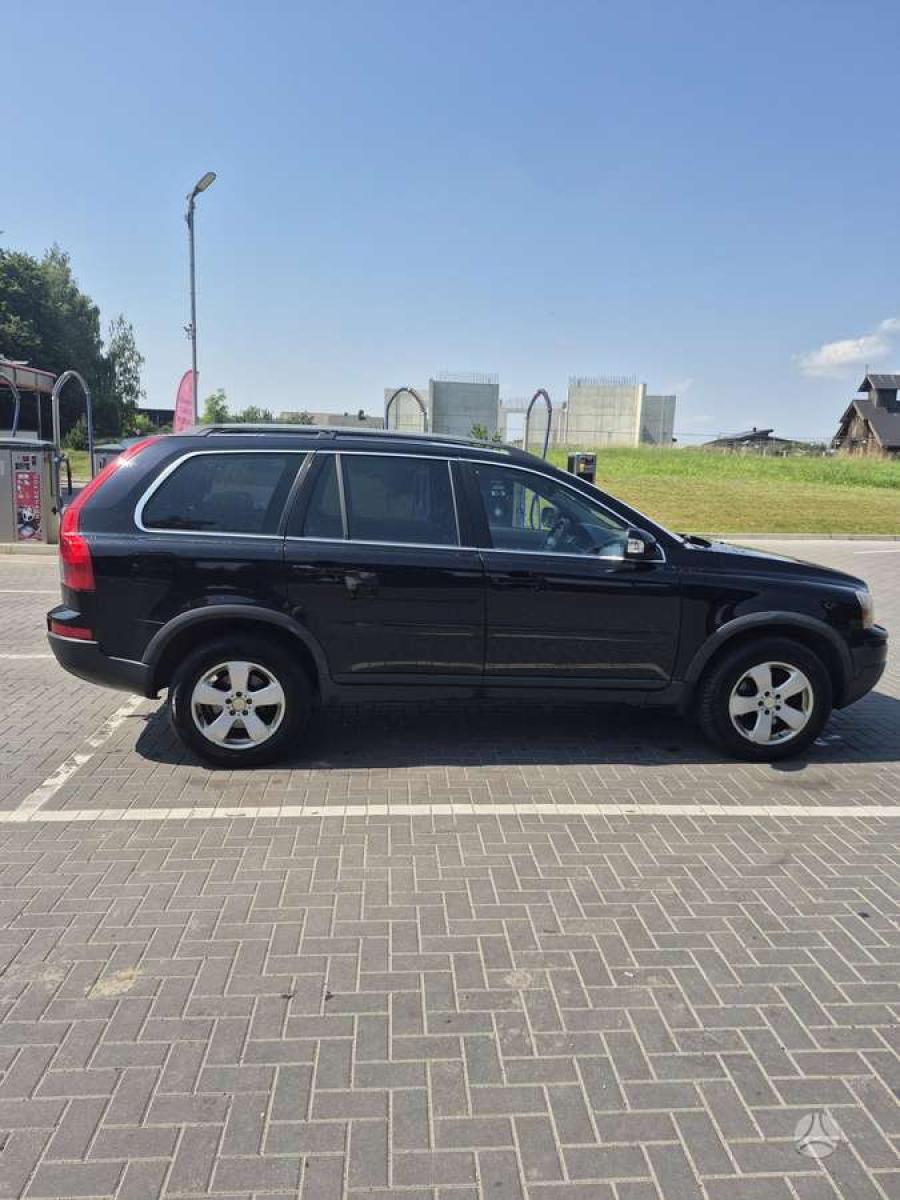 Melns Volvo XC90 2007 Marijampole, ar dzinēja tilpumu 2.40 L un nobraukumu 590 tūkst. km par 3250 €, foto 8 vietnē AUTOMOTO.COM.LV