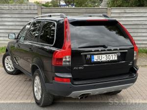 Black Volvo XC90 2007 in Jelgava, with an engine capacity of 2.40 L and mileage of 405 thousand km for 3800 €, photo 6 on AUTOMOTO.COM.LV