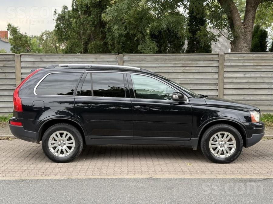 Black Volvo XC90 2007 in Jelgava, with an engine capacity of 2.40 L and mileage of 405 thousand km for 3800 €, photo 9 on AUTOMOTO.COM.LV