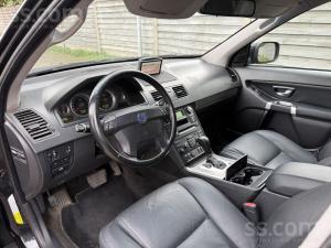 Black Volvo XC90 2007 in Jelgava, with an engine capacity of 2.40 L and mileage of 405 thousand km for 3800 €, photo 14 on AUTOMOTO.COM.LV
