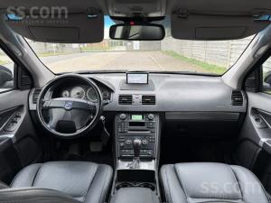 Black Volvo XC90 2007 in Jelgava, with an engine capacity of 2.40 L and mileage of 405 thousand km for 3800 €, photo 21 on AUTOMOTO.COM.LV