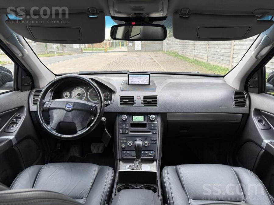 Black Volvo XC90 2007 in Jelgava, with an engine capacity of 2.40 L and mileage of 405 thousand km for 3800 €, photo 21 on AUTOMOTO.COM.LV