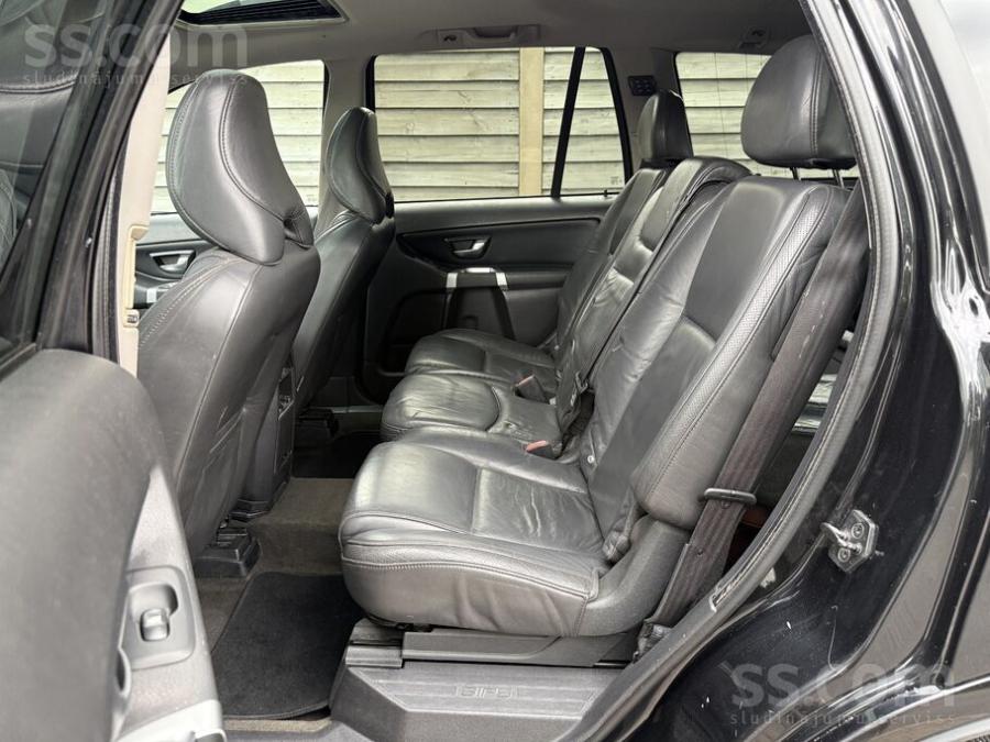Black Volvo XC90 2007 in Jelgava, with an engine capacity of 2.40 L and mileage of 405 thousand km for 3800 €, photo 22 on AUTOMOTO.COM.LV