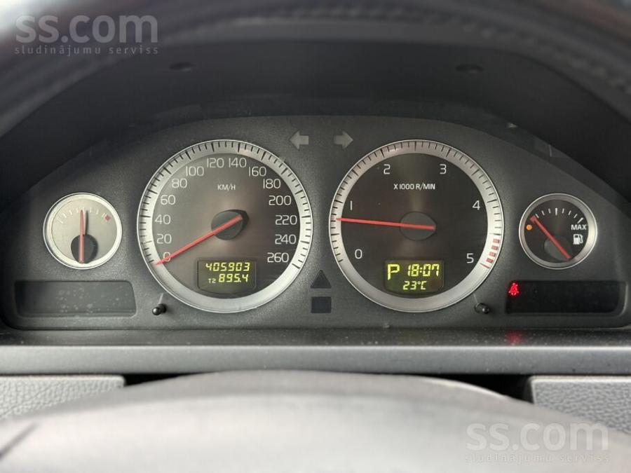 Black Volvo XC90 2007 in Jelgava, with an engine capacity of 2.40 L and mileage of 405 thousand km for 3800 €, photo 24 on AUTOMOTO.COM.LV