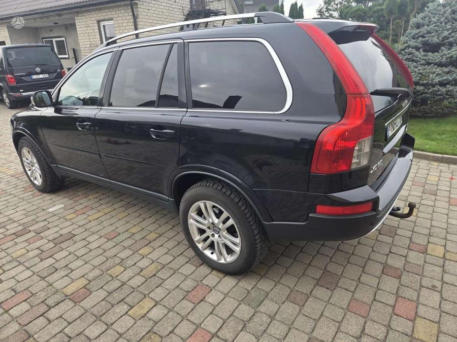 Black Volvo XC90 2007 in Plunge, with an engine capacity of 2.40 L and mileage of 414 thousand km for 6000 €, photo 4 on AUTOMOTO.COM.LV