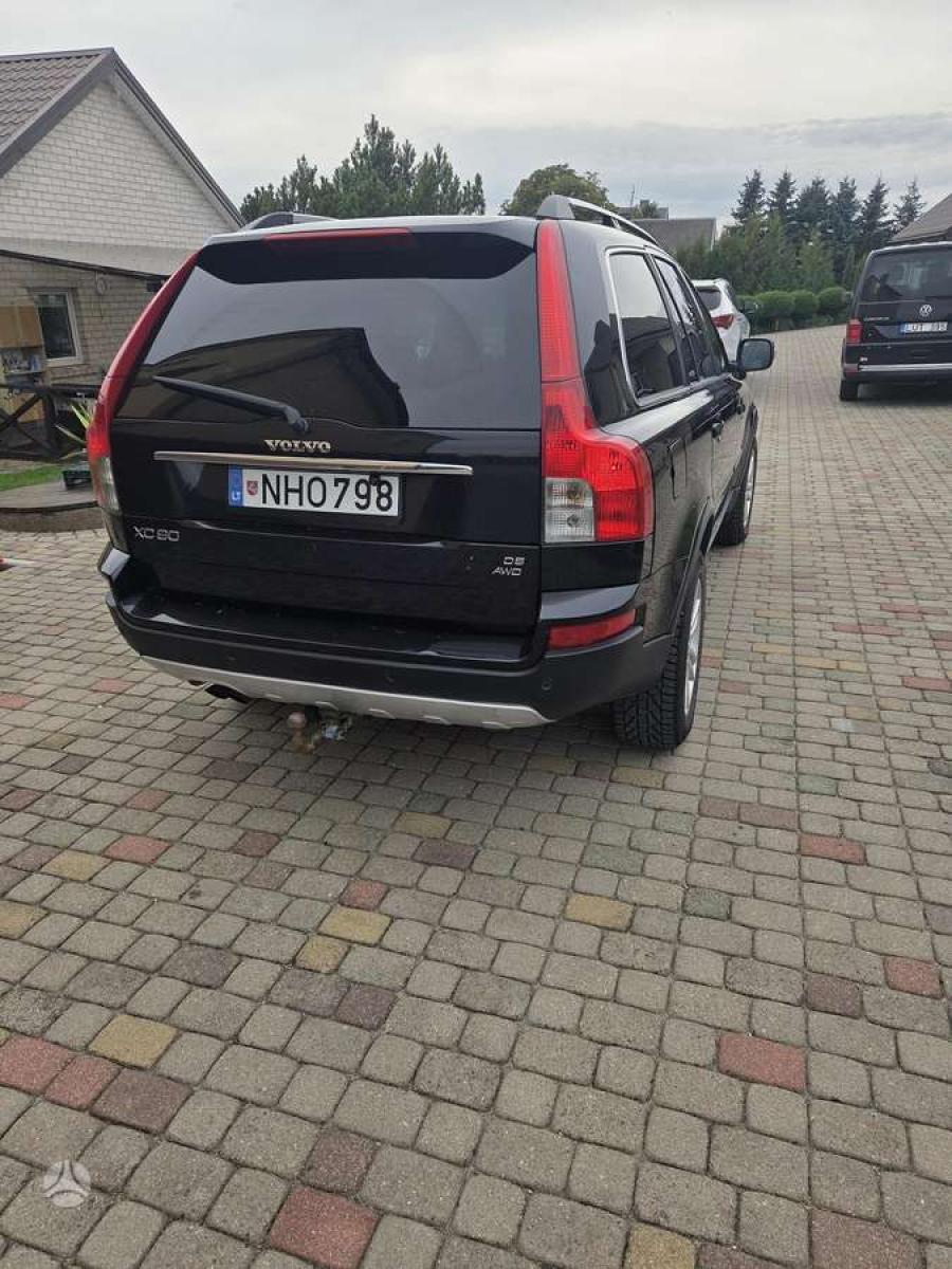 Black Volvo XC90 2007 in Plunge, with an engine capacity of 2.40 L and mileage of 414 thousand km for 6000 €, photo 5 on AUTOMOTO.COM.LV