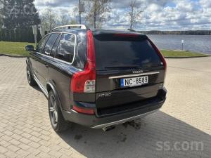Black Volvo XC90 2007 in Ogre, with an engine capacity of 2.40 L and mileage of 328 thousand km for 6600 €, photo 4 on AUTOMOTO.COM.LV