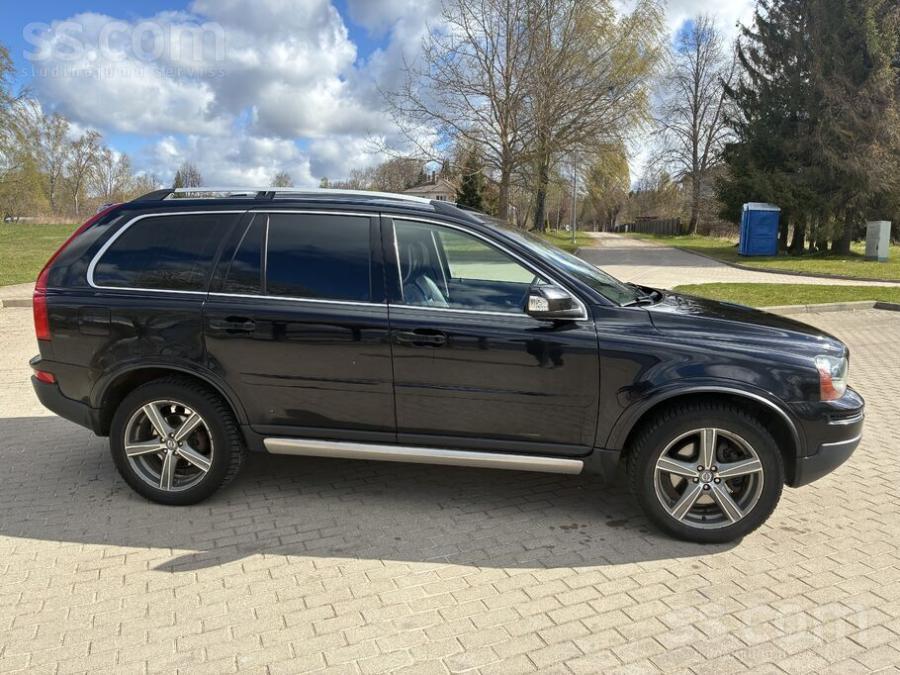Black Volvo XC90 2007 in Ogre, with an engine capacity of 2.40 L and mileage of 328 thousand km for 6600 €, photo 5 on AUTOMOTO.COM.LV