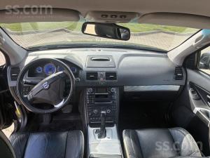 Black Volvo XC90 2007 in Ogre, with an engine capacity of 2.40 L and mileage of 328 thousand km for 6600 €, photo 9 on AUTOMOTO.COM.LV