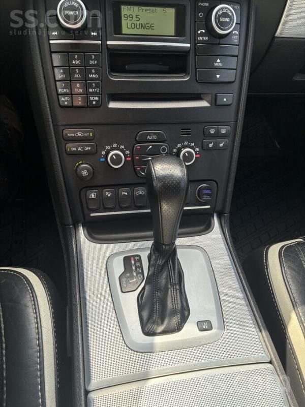 Melns Volvo XC90 2007 Ogre, ar dzinēja tilpumu 2.40 L un nobraukumu 328 tūkst. km par 6600 €, foto 10 vietnē AUTOMOTO.COM.LV