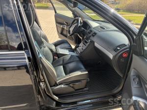 Black Volvo XC90 2007 in Ogre, with an engine capacity of 2.40 L and mileage of 328 thousand km for 6600 €, photo 11 on AUTOMOTO.COM.LV