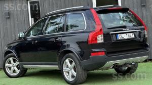 Black Volvo XC90 2007 in Riga, with an engine capacity of 2.40 L and mileage of 282 thousand km for 4990 €, photo 5 on AUTOMOTO.COM.LV