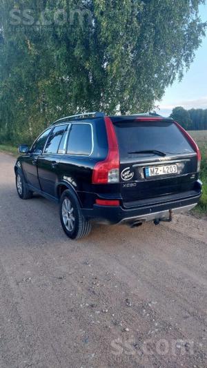 Melns Volvo XC90 2007 Valmiera, ar dzinēja tilpumu 2.40 L un nobraukumu 341 tūkst. km par 4650 €, foto 3 vietnē AUTOMOTO.COM.LV