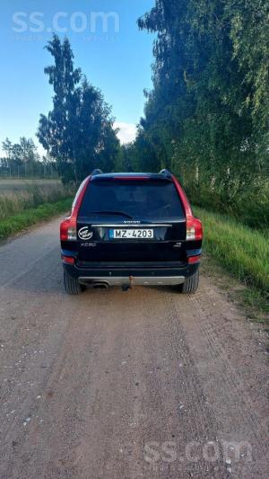 Melns Volvo XC90 2007 Valmiera, ar dzinēja tilpumu 2.40 L un nobraukumu 341 tūkst. km par 4650 €, foto 7 vietnē AUTOMOTO.COM.LV