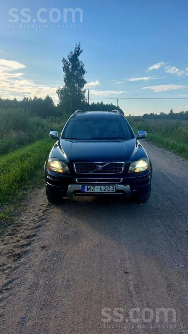 Вольво ХС90 2007 в Валмиера на AUTOMOTO.COM.LV Черный Вольво ХС90 2007 в Валмиера, объемом двигателя 2.40 л и пробегом 341 тыс. км за 4650 €, фото 1 на AUTOMOTO.COM.LV