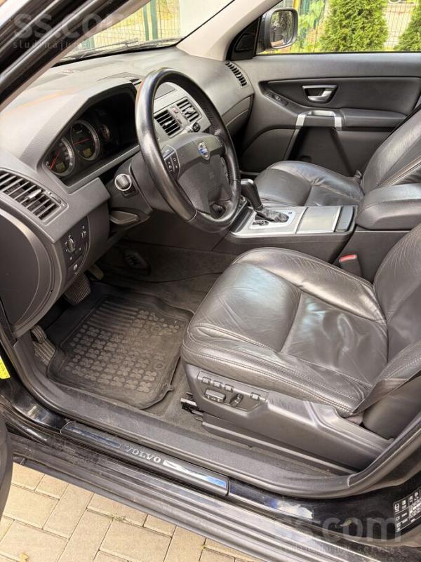 Melns Volvo XC90 2007 Rīga, ar dzinēja tilpumu 2.40 L un nobraukumu 293 tūkst. km par 4500 €, foto 7 vietnē AUTOMOTO.COM.LV