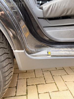 Black Volvo XC90 2007 in Riga, with an engine capacity of 2.40 L and mileage of 293 thousand km for 4500 €, photo 12 on AUTOMOTO.COM.LV