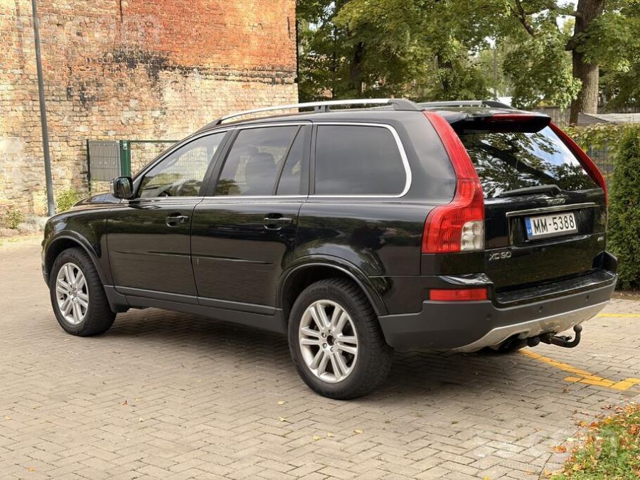 Black Volvo XC90 2007 in Riga, with an engine capacity of 2.40 L and mileage of 293 thousand km for 4500 €, photo 18 on AUTOMOTO.COM.LV