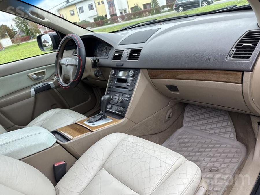 Melns Volvo XC90 2007 Rīga, ar dzinēja tilpumu 3.20 L un nobraukumu 175 tūkst. km par 3500 €, foto 12 vietnē AUTOMOTO.COM.LV