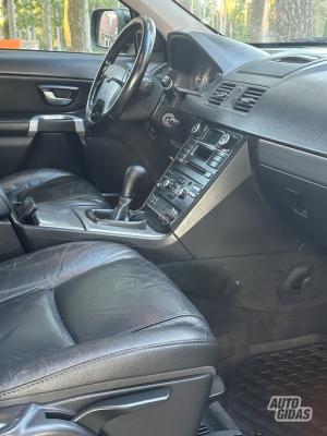 Black Volvo XC90 2007 in Vilnius, with an engine capacity of 2.40 L and mileage of 275 thousand km for 5750 €, photo 13 on AUTOMOTO.COM.LV