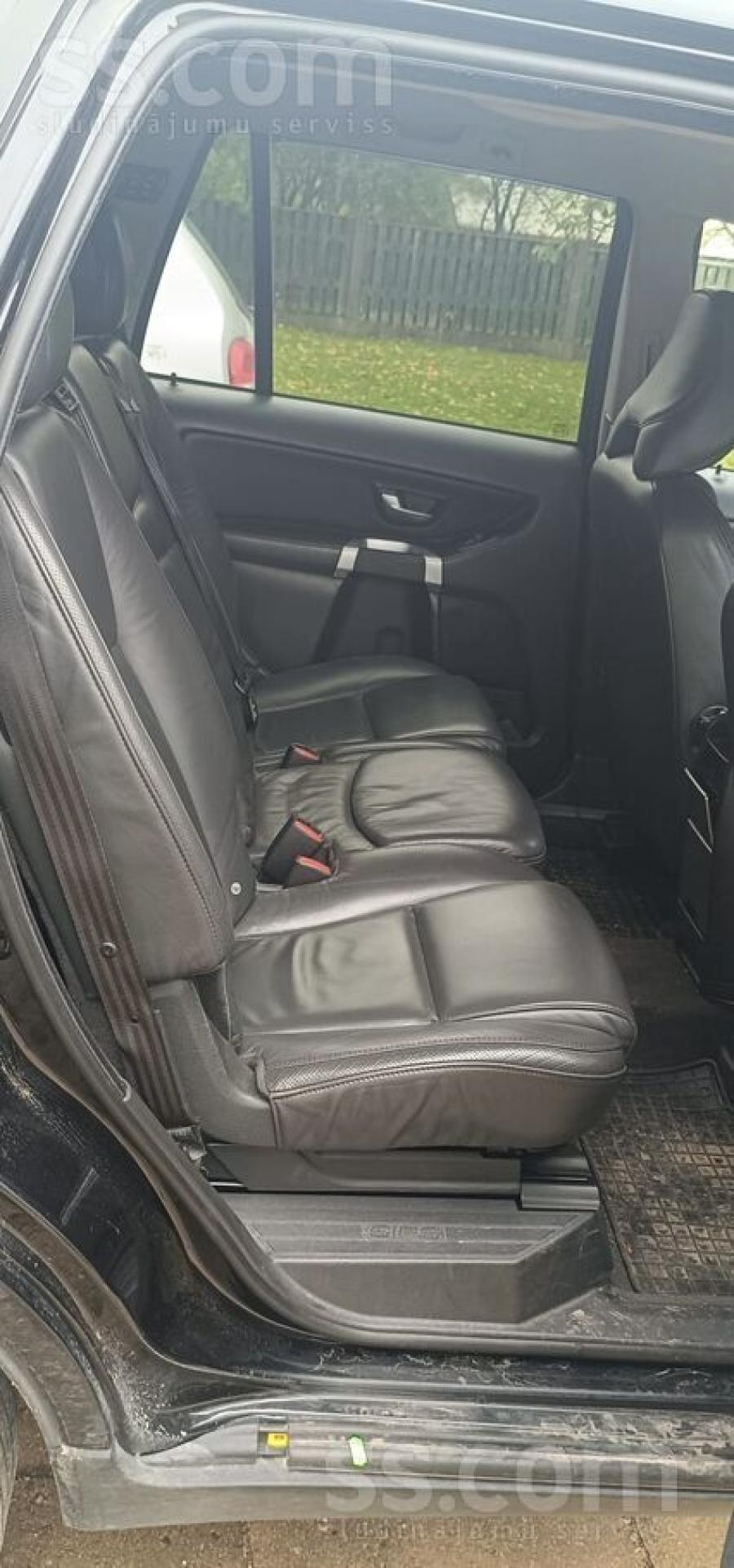 Melns Volvo XC90 2007 Rīga, ar dzinēja tilpumu 2.40 L un nobraukumu 281 tūkst. km par 4200 €, foto 8 vietnē AUTOMOTO.COM.LV