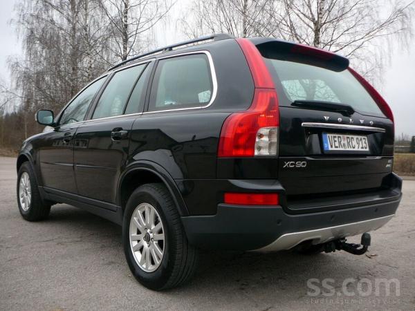 Black Volvo XC90 2008 in Cesis, with an engine capacity of 2.40 L and mileage of 0 thousand km for 8300 €, photo 5 on AUTOMOTO.COM.LV