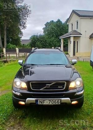 Melns Volvo XC90 2008 Daugavpils, ar dzinēja tilpumu 2.40 L un nobraukumu 354 tūkst. km par 5000 €, foto 8 vietnē AUTOMOTO.COM.LV