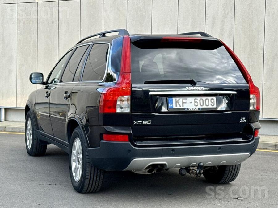 Melns Volvo XC90 2008 Rīga, ar dzinēja tilpumu 2.40 L un nobraukumu 315 tūkst. km par 4950 €, foto 3 vietnē AUTOMOTO.COM.LV