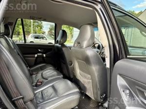 Melns Volvo XC90 2008 Rīga, ar dzinēja tilpumu 2.40 L un nobraukumu 315 tūkst. km par 4950 €, foto 13 vietnē AUTOMOTO.COM.LV