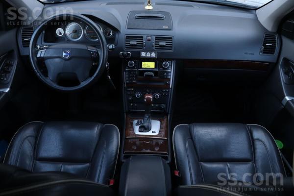 Black Volvo XC90 2008 in Valmiera, with an engine capacity of 2.40 L and mileage of 0 thousand km for 6950 €, photo 11 on AUTOMOTO.COM.LV
