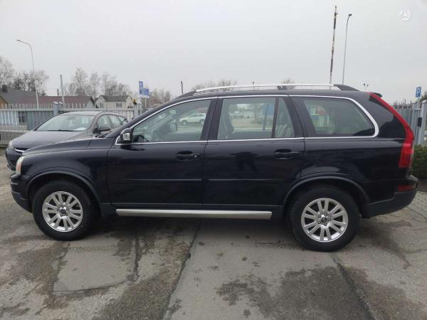Black Volvo XC90 2008 in Marijampole, with an engine capacity of 2.40 L and mileage of 249 thousand km for 6699 €, photo 8 on AUTOMOTO.COM.LV