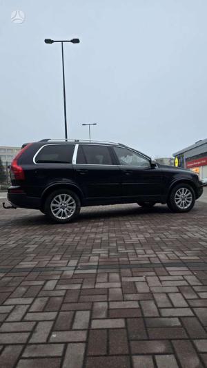 Black Volvo XC90 2008 in Vilnius, with an engine capacity of 2.40 L and mileage of 315 thousand km for 6250 €, photo 6 on AUTOMOTO.COM.LV