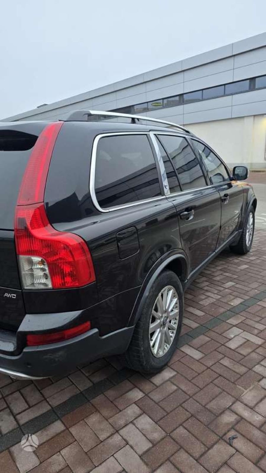 Black Volvo XC90 2008 in Vilnius, with an engine capacity of 2.40 L and mileage of 315 thousand km for 6250 €, photo 8 on AUTOMOTO.COM.LV