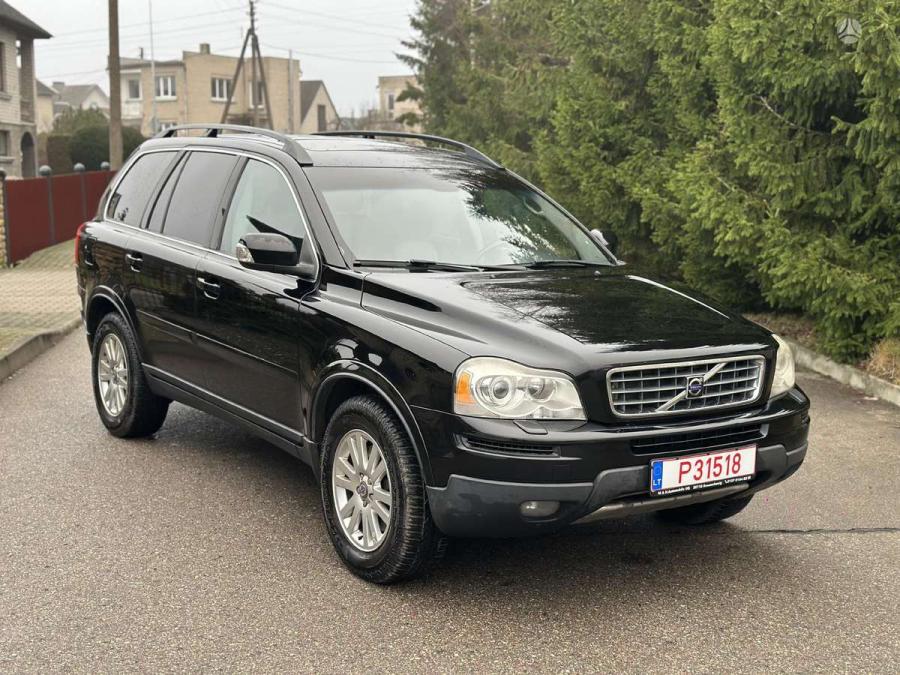Black Volvo XC90 2008 in Raseiniai, with an engine capacity of 2.40 L and mileage of 286 thousand km for 5450 €, photo 1 on AUTOMOTO.COM.LV