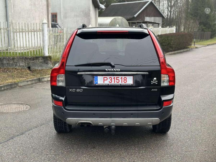 Black Volvo XC90 2008 in Raseiniai, with an engine capacity of 2.40 L and mileage of 286 thousand km for 5450 €, photo 7 on AUTOMOTO.COM.LV