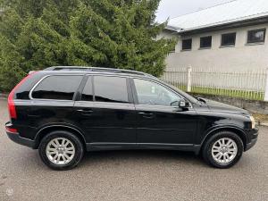 Black Volvo XC90 2008 in Raseiniai, with an engine capacity of 2.40 L and mileage of 286 thousand km for 5450 €, photo 9 on AUTOMOTO.COM.LV