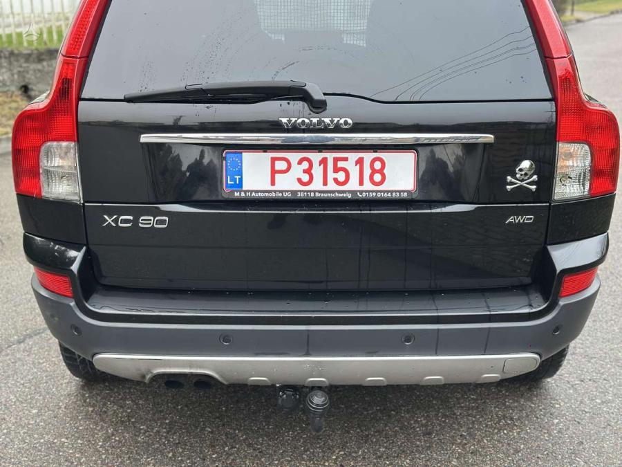 Black Volvo XC90 2008 in Raseiniai, with an engine capacity of 2.40 L and mileage of 286 thousand km for 5450 €, photo 10 on AUTOMOTO.COM.LV