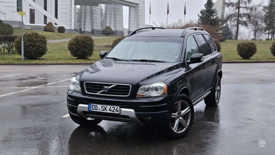 Black Volvo XC90 2008 in Elektrenai, with an engine capacity of 2.40 L and mileage of 297 thousand km for 7300 €, photo 1 on AUTOMOTO.COM.LV