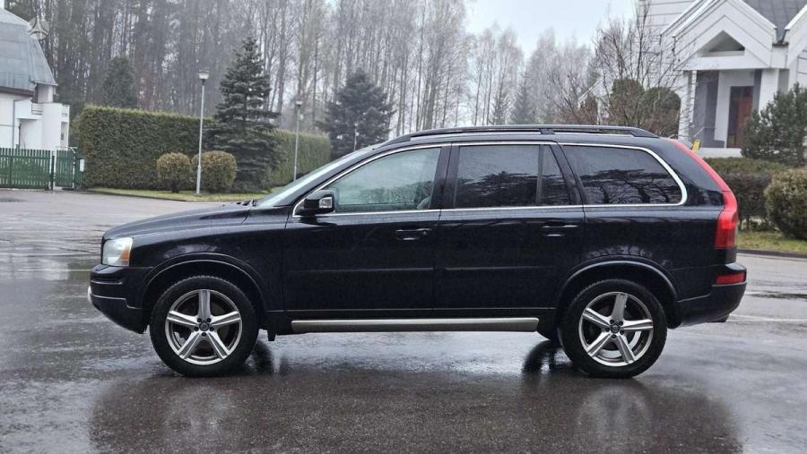Black Volvo XC90 2008 in Elektrenai, with an engine capacity of 2.40 L and mileage of 297 thousand km for 7300 €, photo 3 on AUTOMOTO.COM.LV