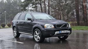 Black Volvo XC90 2008 in Elektrenai, with an engine capacity of 2.40 L and mileage of 297 thousand km for 7300 €, photo 9 on AUTOMOTO.COM.LV