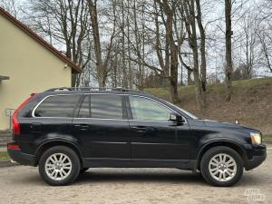 Black Volvo XC90 2008 in Klaipeda, with an engine capacity of 2.40 L and mileage of 300 thousand km for 4900 €, photo 5 on AUTOMOTO.COM.LV