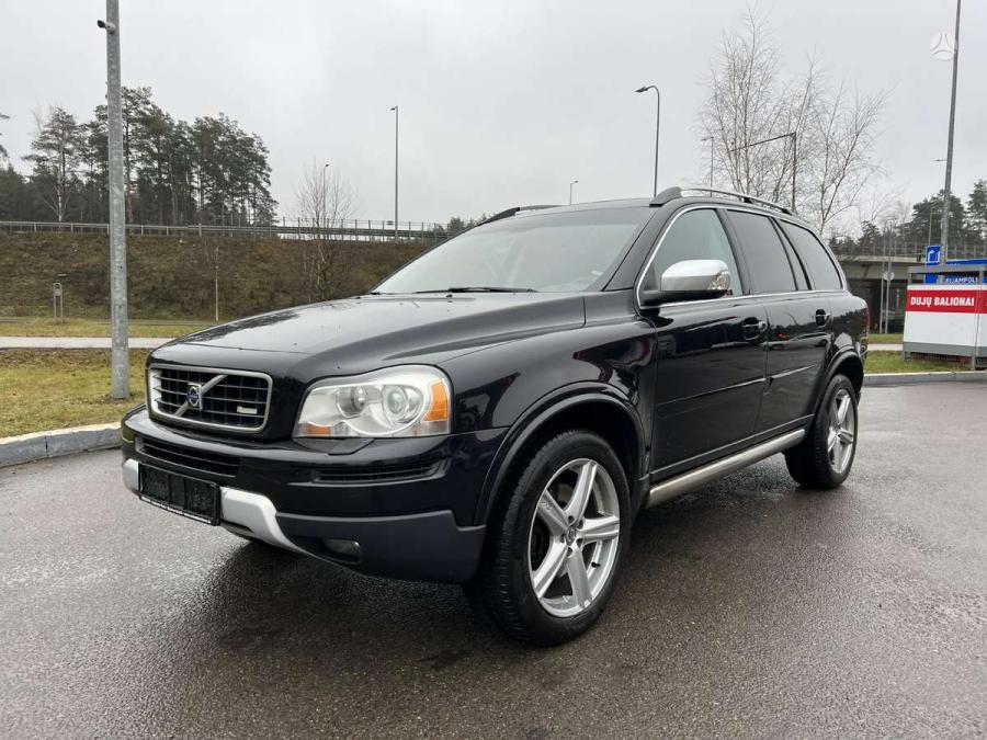 Melns Volvo XC90 2008 Viļņa, ar dzinēja tilpumu 2.40 L un nobraukumu 270 tūkst. km par 6700 €, foto 1 vietnē AUTOMOTO.COM.LV