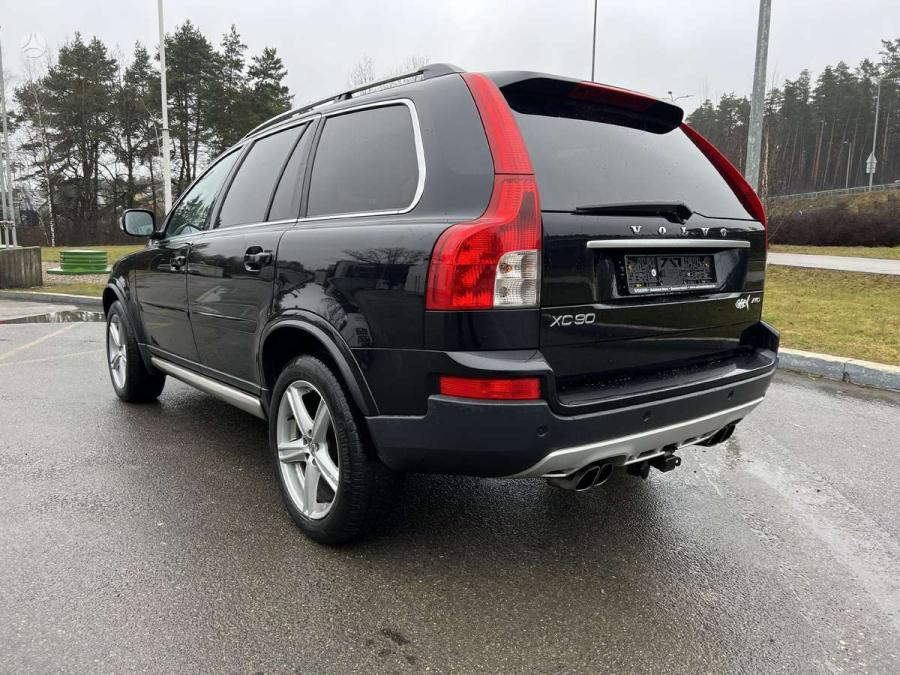Melns Volvo XC90 2008 Viļņa, ar dzinēja tilpumu 2.40 L un nobraukumu 270 tūkst. km par 6700 €, foto 7 vietnē AUTOMOTO.COM.LV