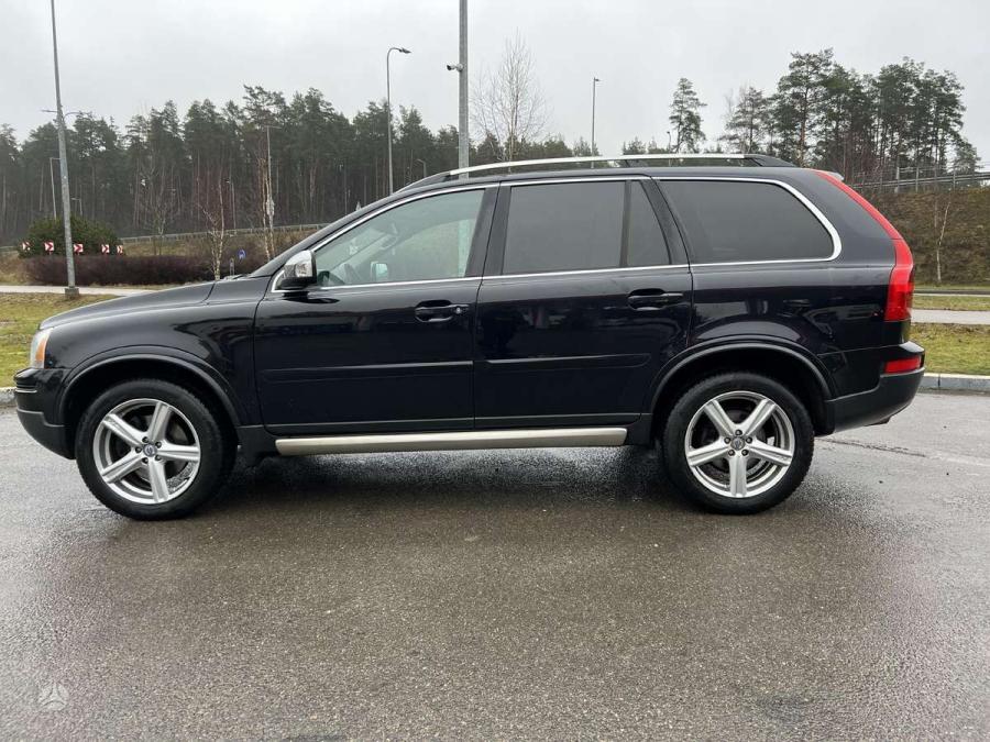 Melns Volvo XC90 2008 Viļņa, ar dzinēja tilpumu 2.40 L un nobraukumu 270 tūkst. km par 6700 €, foto 8 vietnē AUTOMOTO.COM.LV